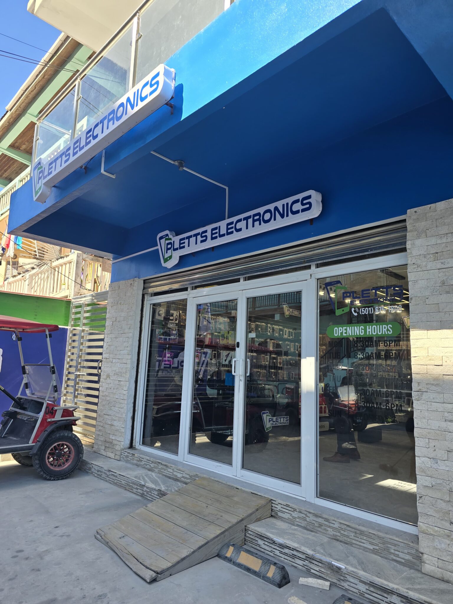Pletts Electronics opening in San Pedro | Pletts Electronics
